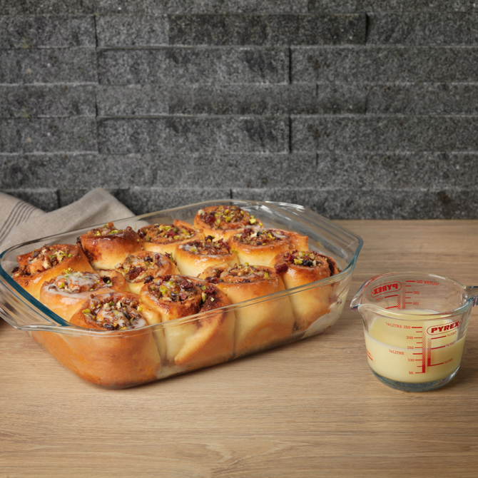 Pyrex Irresistible Rectangular Roaster 133.75oz / 3.8ltr