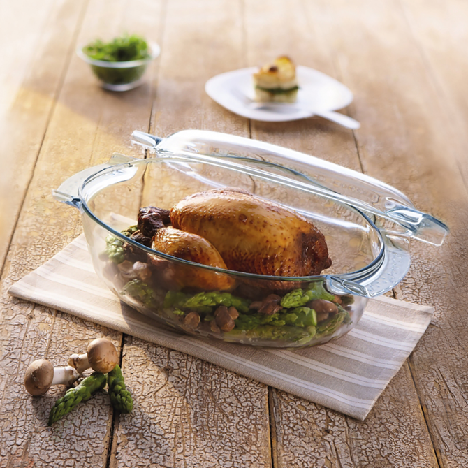 Pyrex Oval Casserole with Lid 148.75oz / 4.4ltr