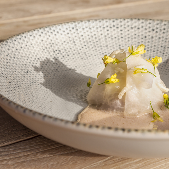 Sway Bloom Deep Plate 9.75inch / 25cm